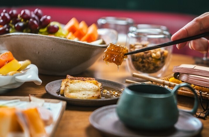 priceless™ | Taste honey from native Brazilian bees at an indulgent São ...